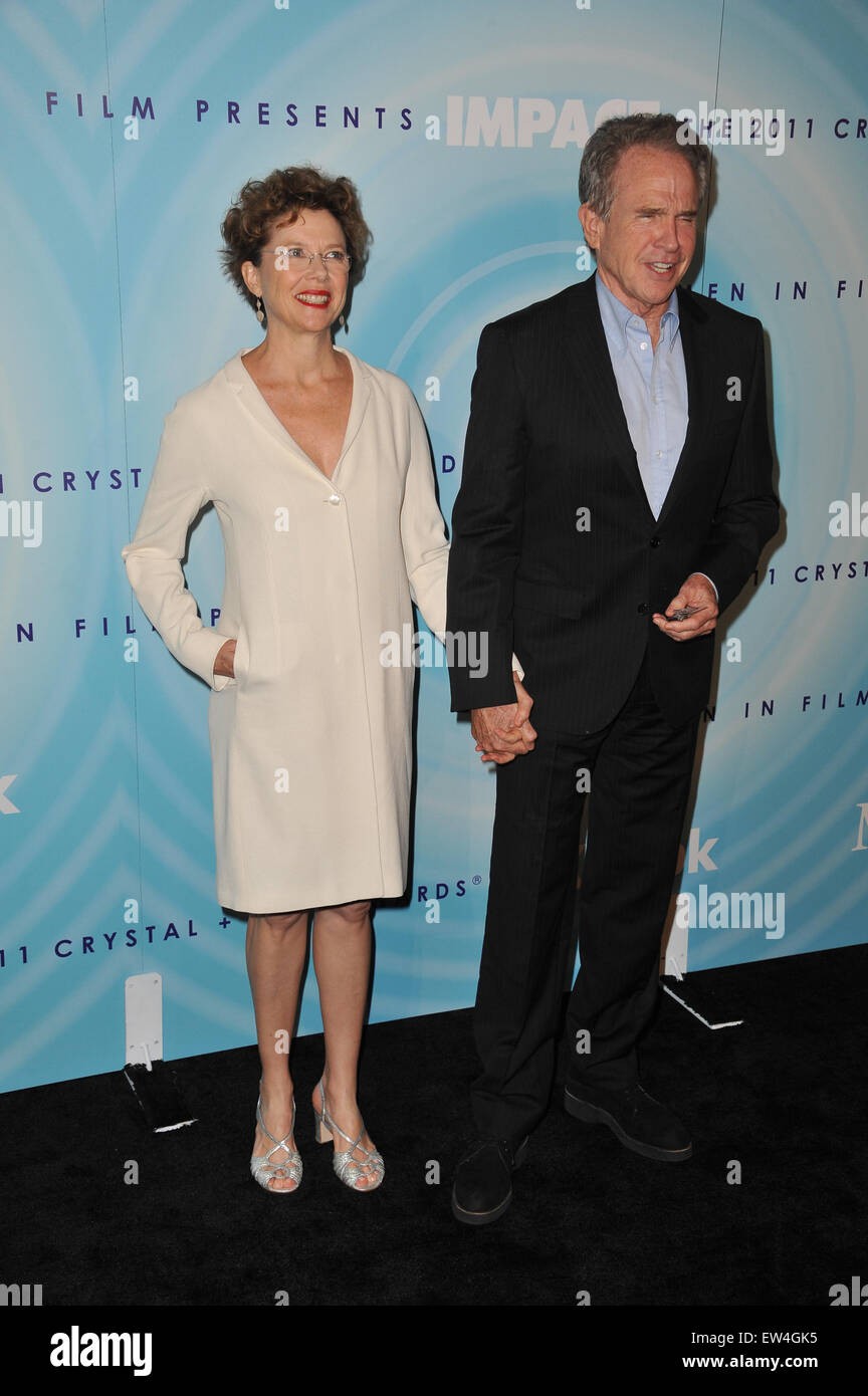 BEVERLY HILLS, CA - JUNE 16, 2011: Annette Bening & husband Warren ...