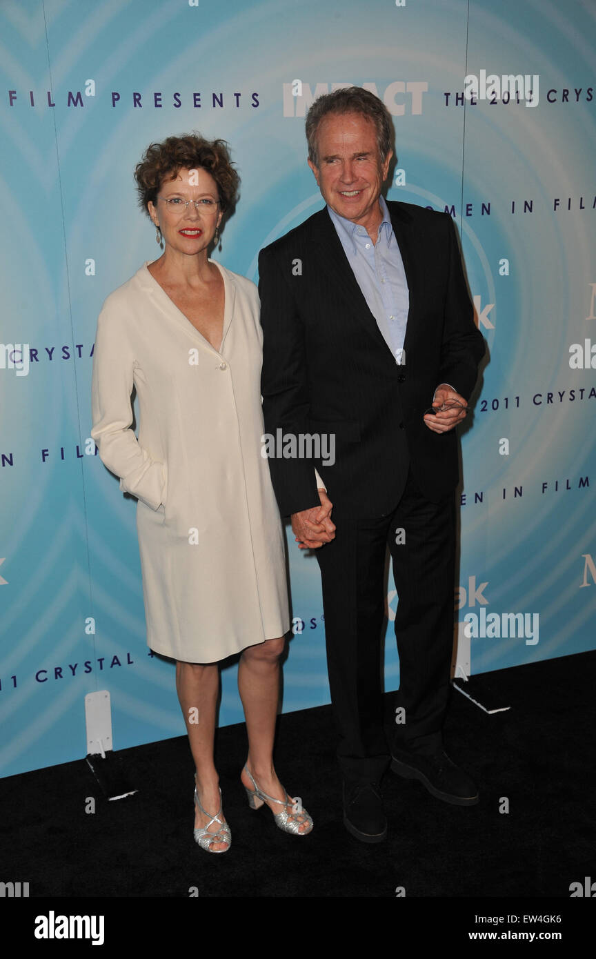 BEVERLY HILLS, CA - JUNE 16, 2011: Annette Bening & husband Warren ...