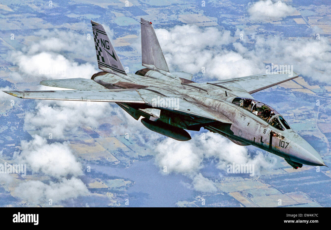 F 14 tomcat wing sweep hi-res stock photography and images - Alamy