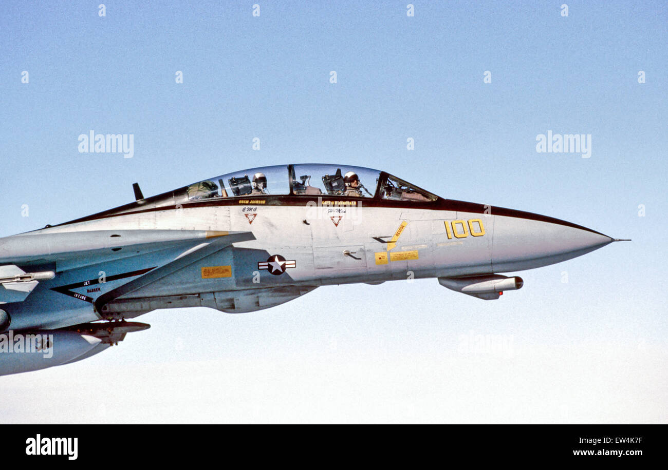 F 14 tomcat wing sweep hi-res stock photography and images - Alamy