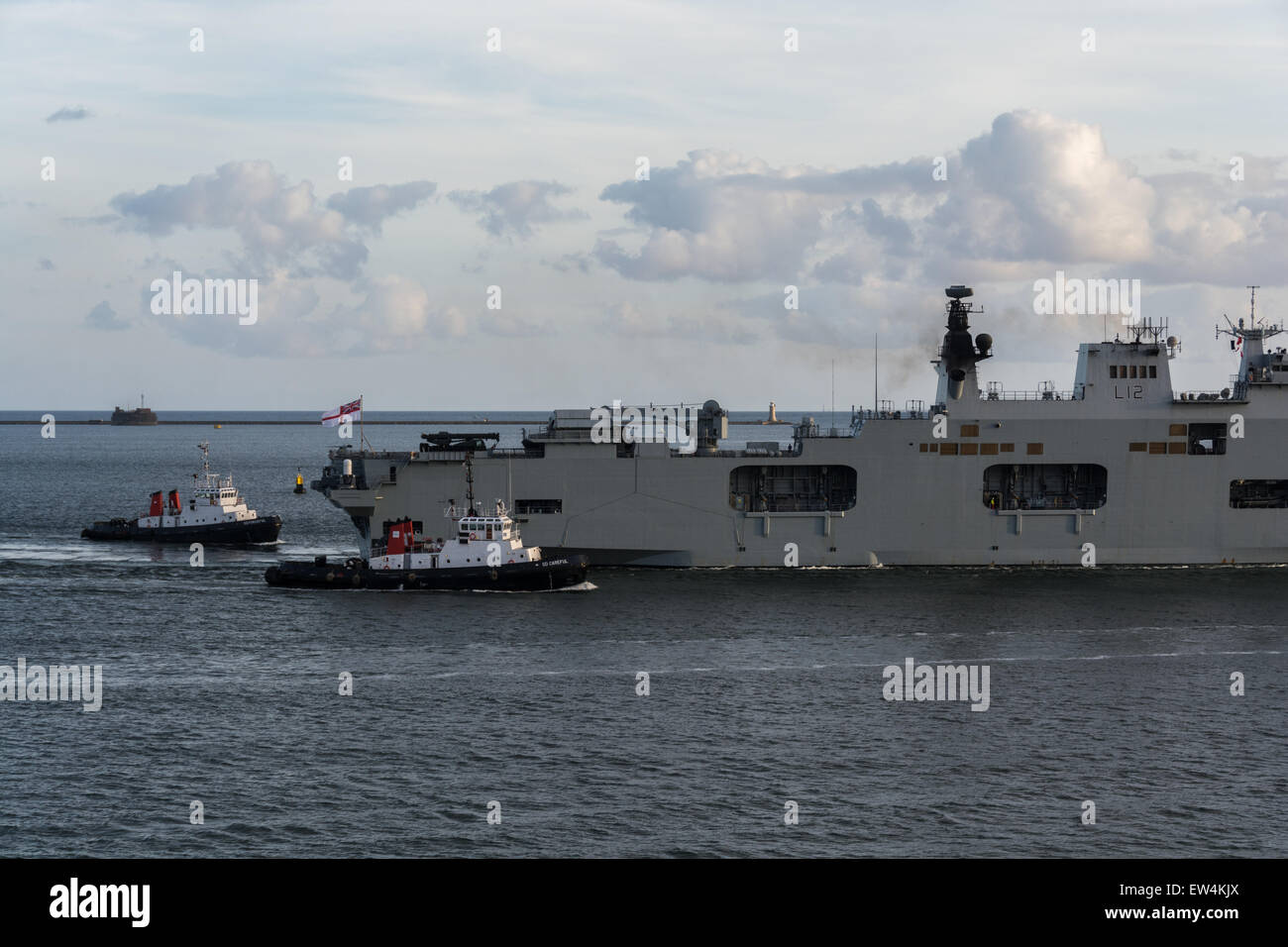 Royal navy flagship hi-res stock photography and images - Alamy