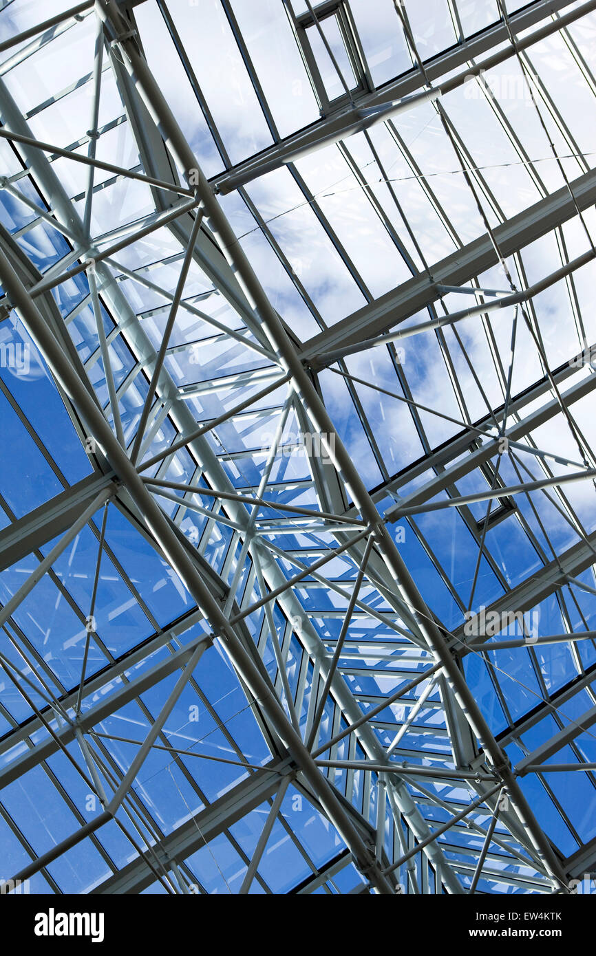 Glass roof building hi-res stock photography and images - Alamy