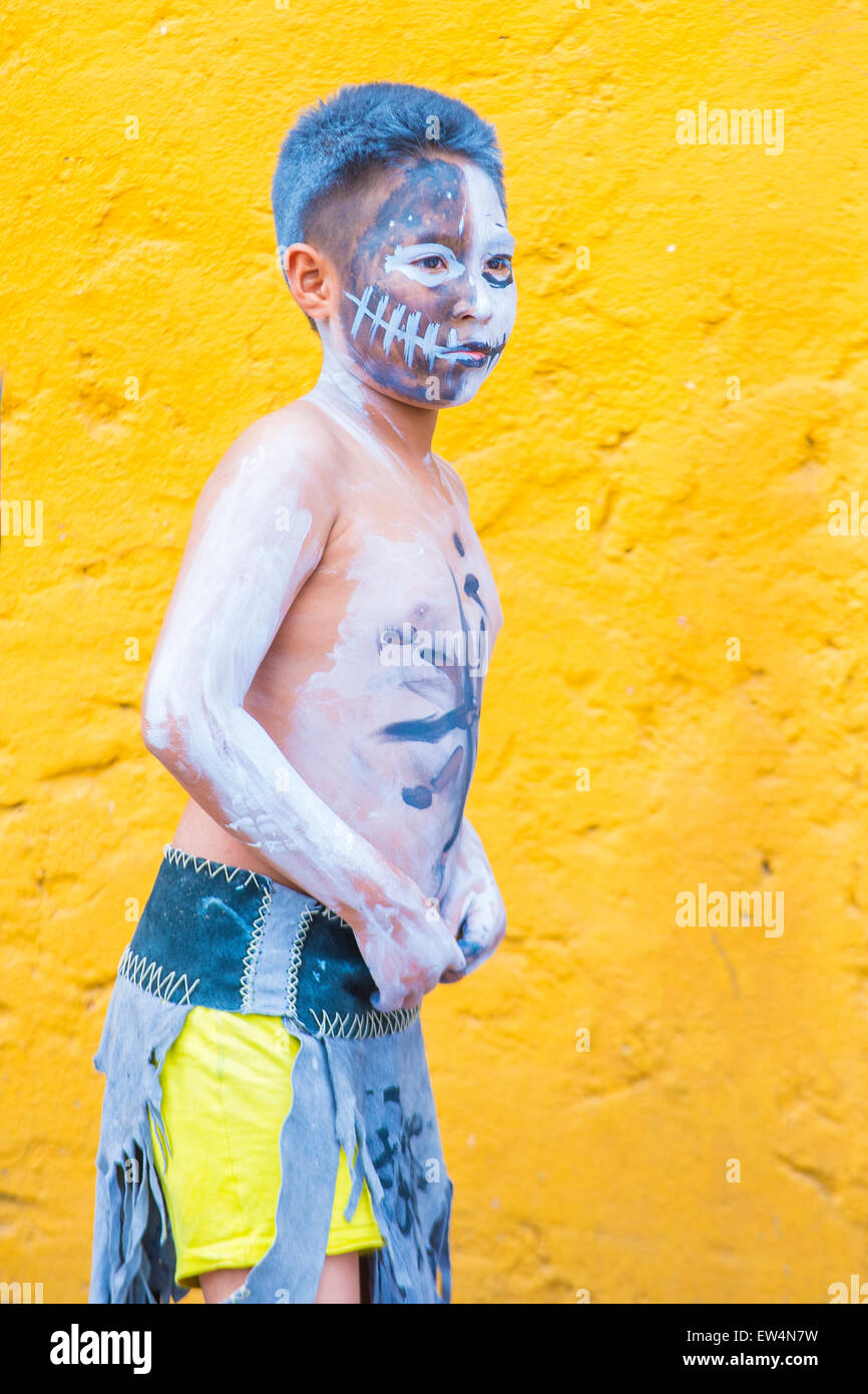 Aboriginal boy dancing hi-res stock photography and images - Alamy