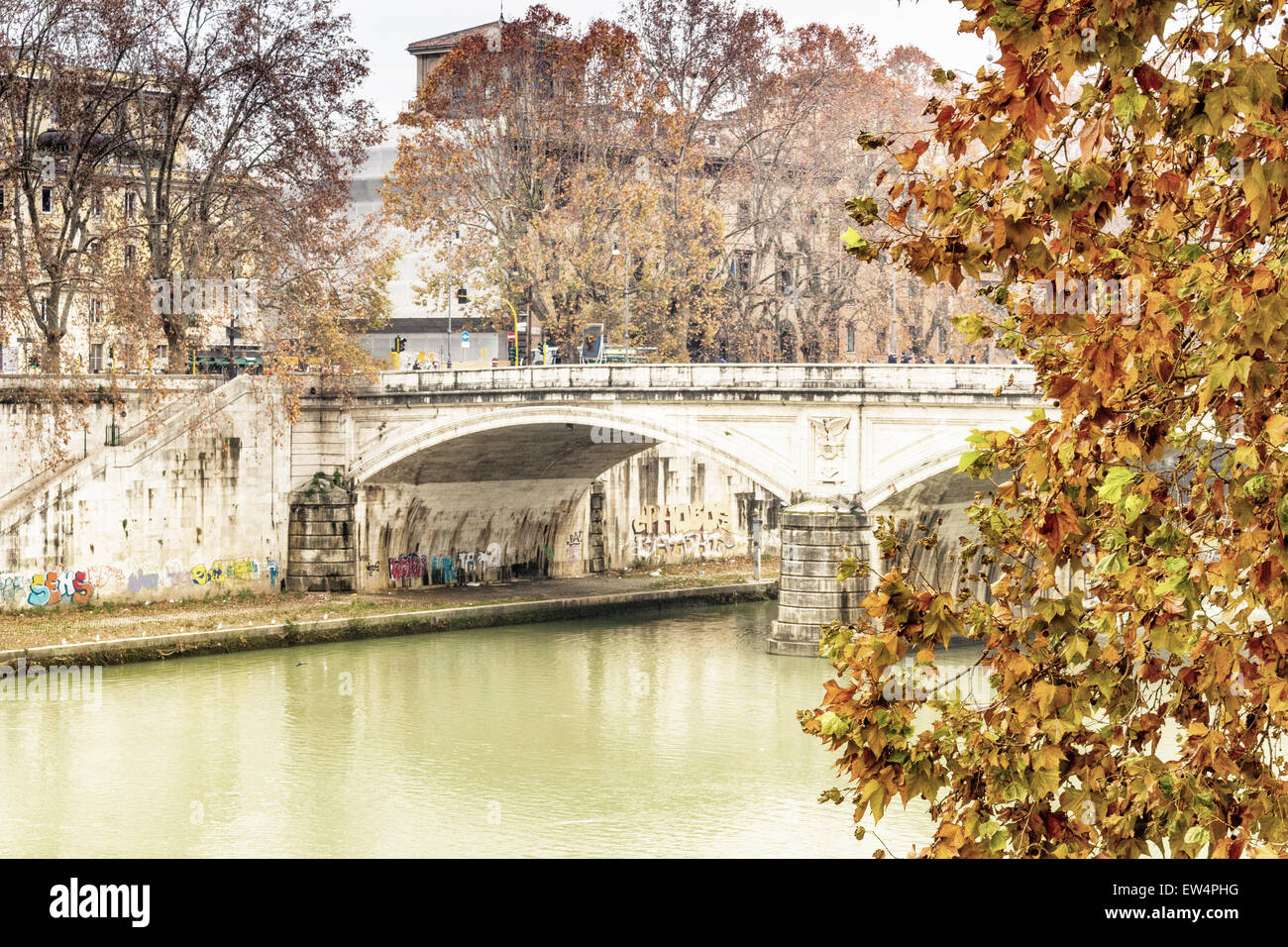 Bridge over the Tiber river in the center of Rome Stock Photo - Alamy