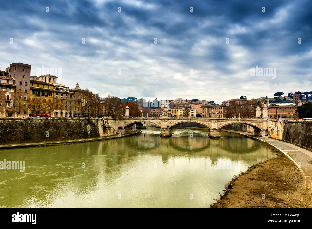 Bridge over the Tiber river in the center of Rome Stock Photo - Alamy