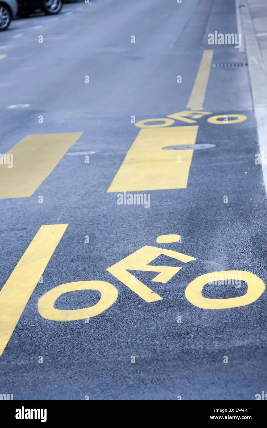 Cycleway hi-res stock photography and images - Alamy