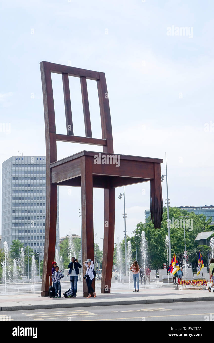 Broken chair hi-res stock photography and images - Alamy