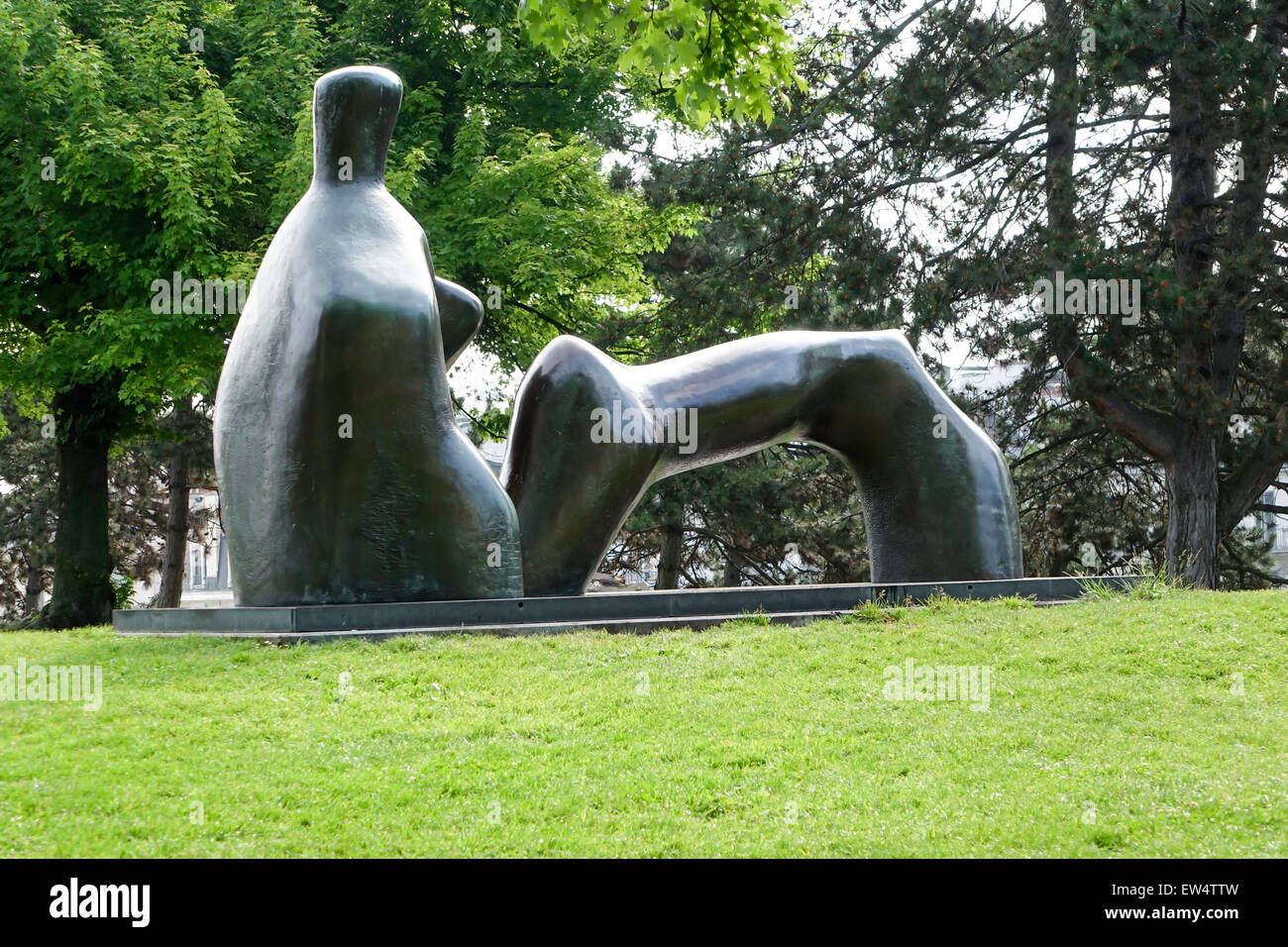 Reclining Figure Arched Leg Sculpture Geneva Stock Photo - Alamy