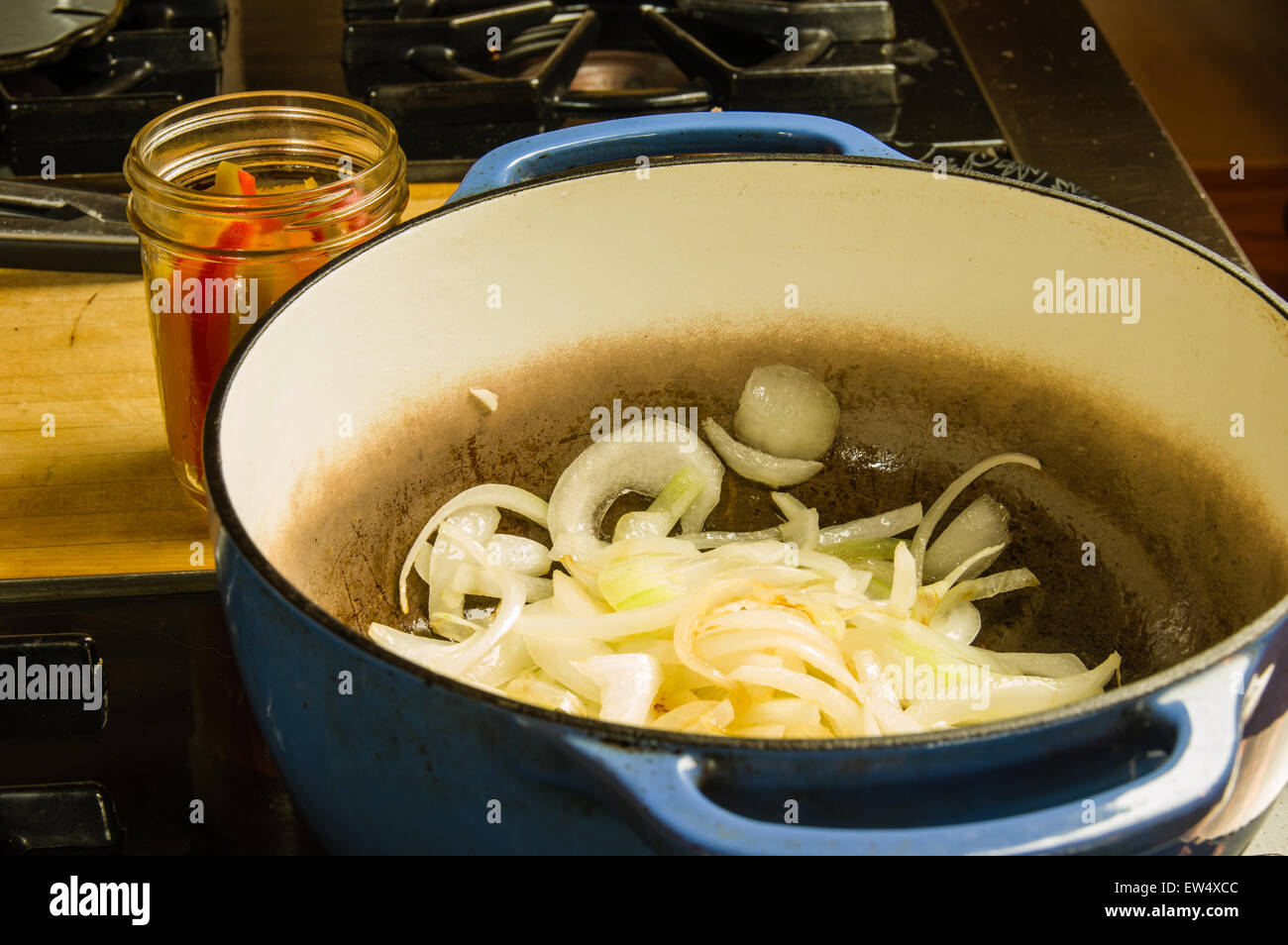 White onion sliced hi-res stock photography and images - Alamy