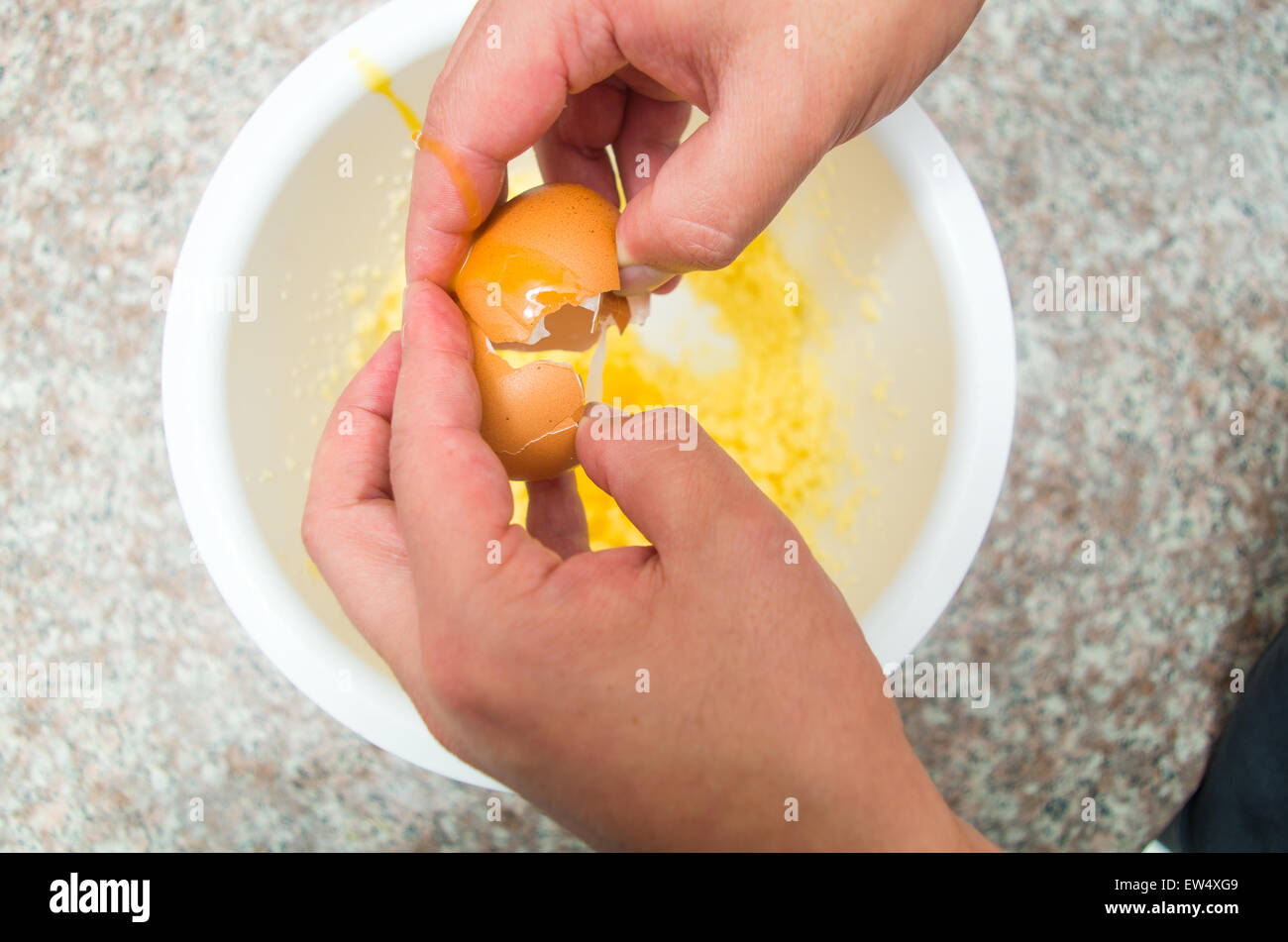 Cracking chocolate hi-res stock photography and images - Alamy