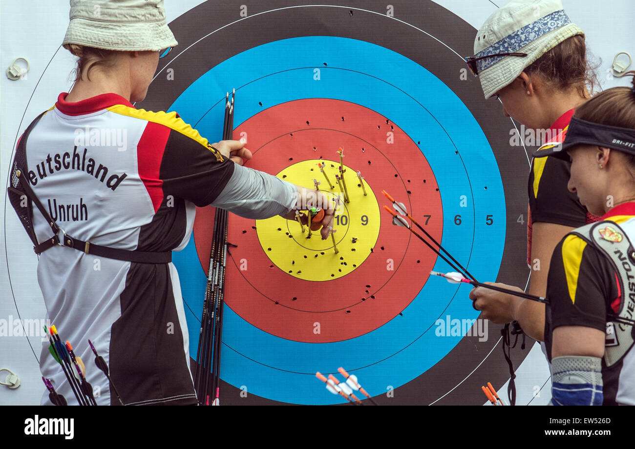 Baku, Azerbaijan. 18th June, 2015. Germany's Lisa Unruh (L-R), Elena ...