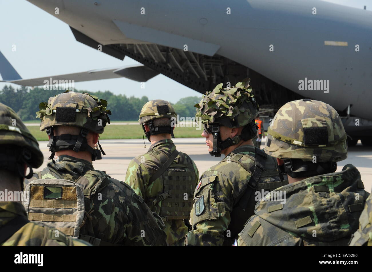 Noble Jump 2015 NATO ARRC (Allied Rapid Reaction Corps) training Stock ...