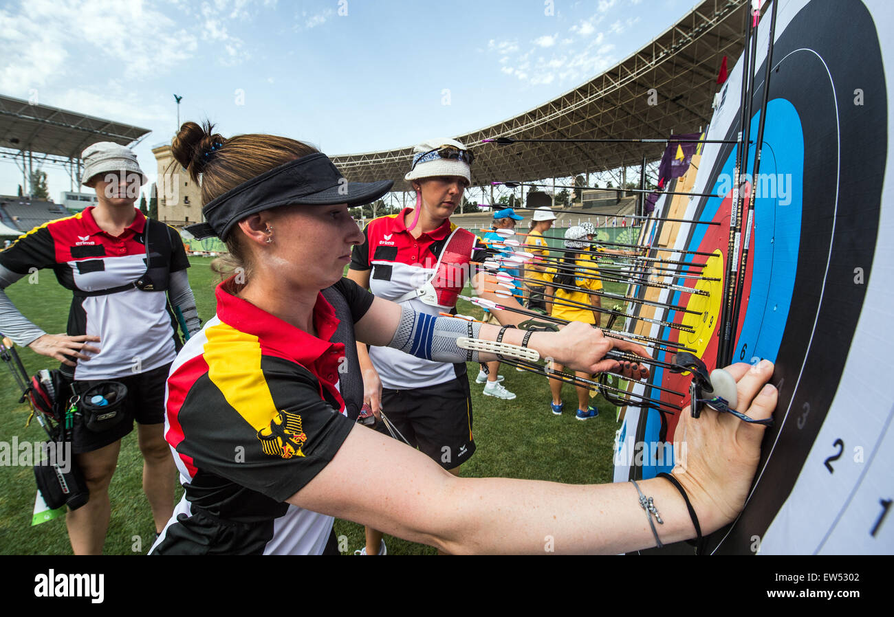 Baku, Azerbaijan. 18th June, 2015. Germany's Lisa Unruh (R), Karina ...