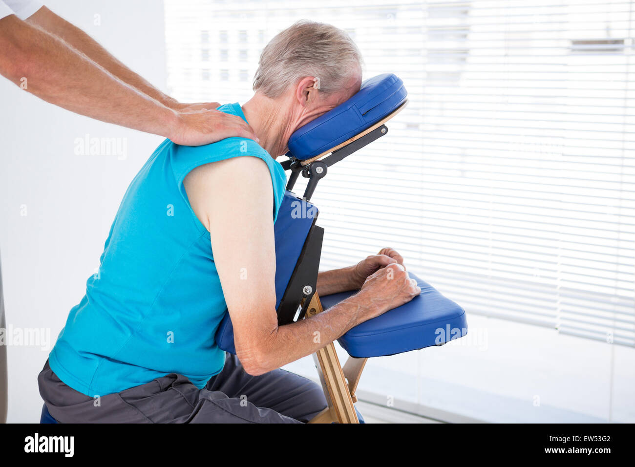Man having back massage Stock Photo - Alamy