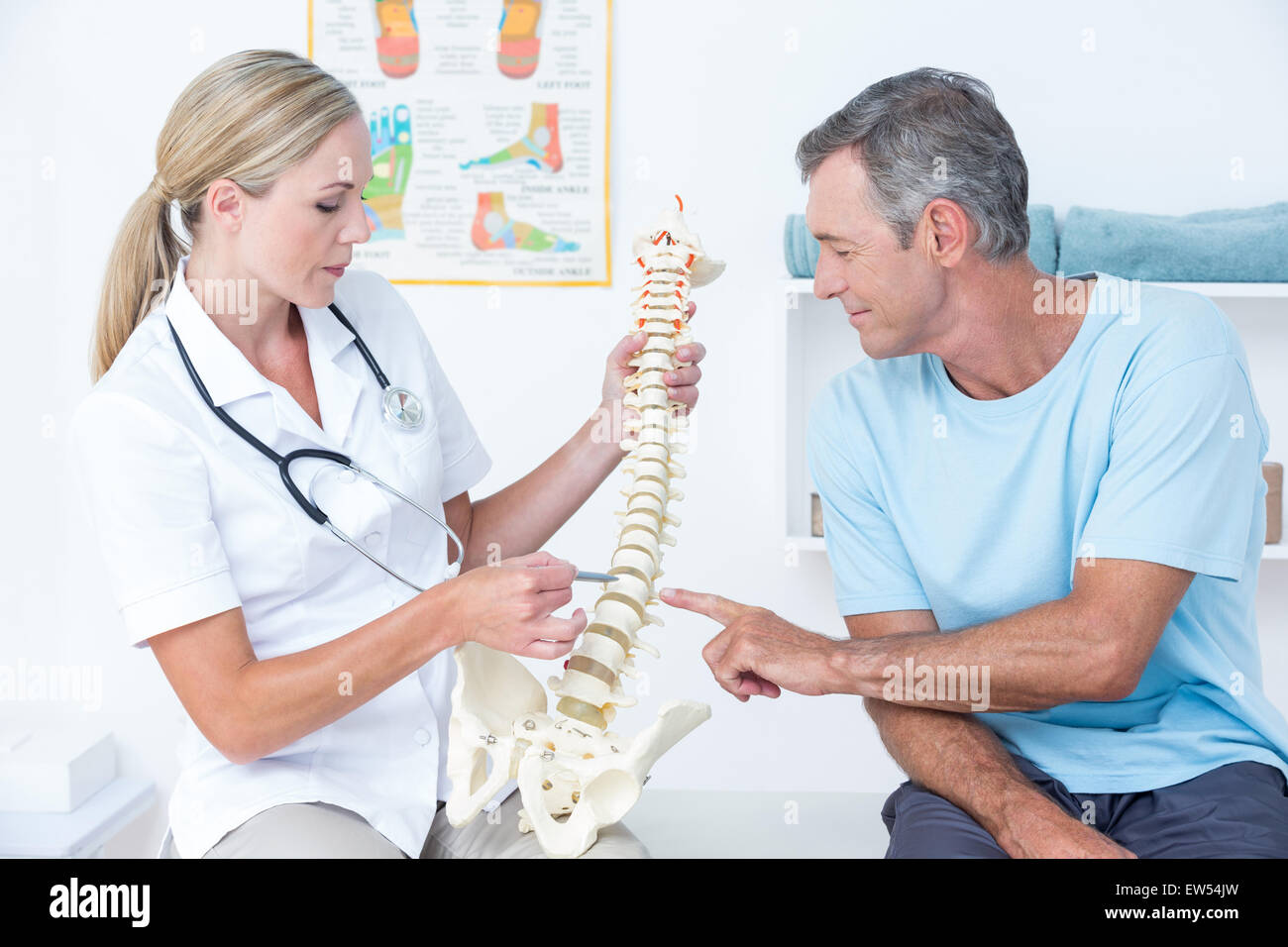 Female body showing pain hi-res stock photography and images - Alamy