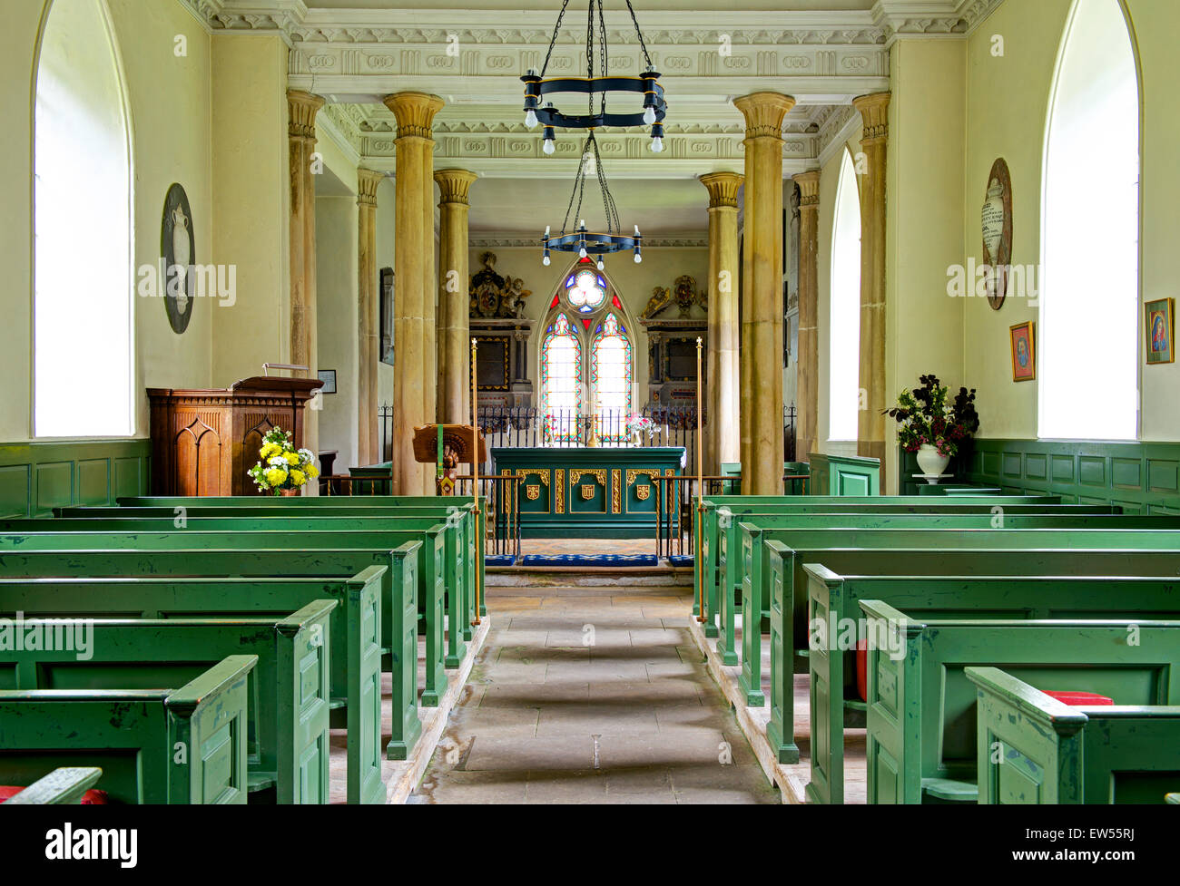 Interior st andrews parish church hi-res stock photography and images ...