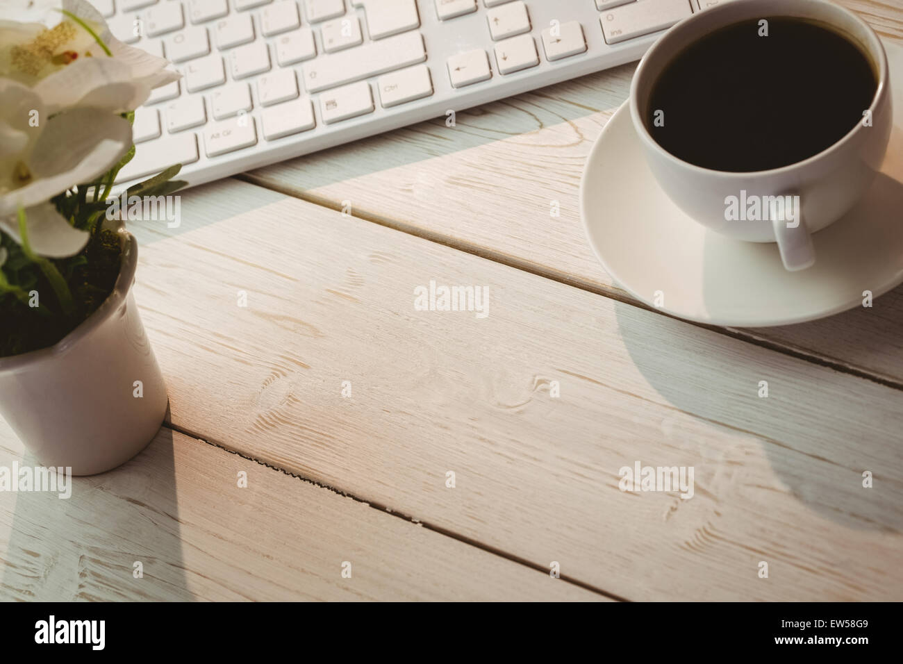 White keyboard cup coffee hi-res stock photography and images - Alamy