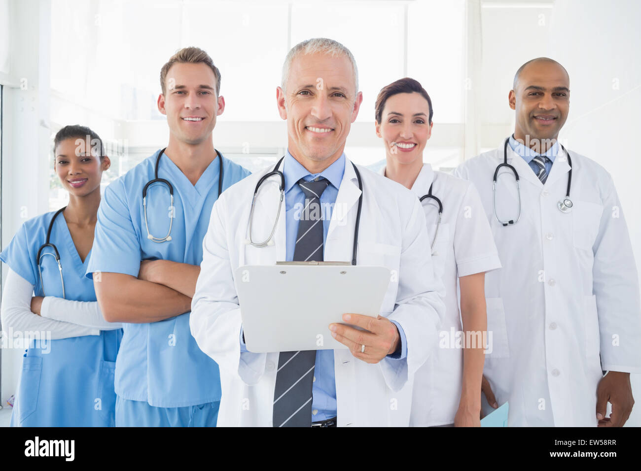 Doctors medical healthcare team hi-res stock photography and images - Alamy