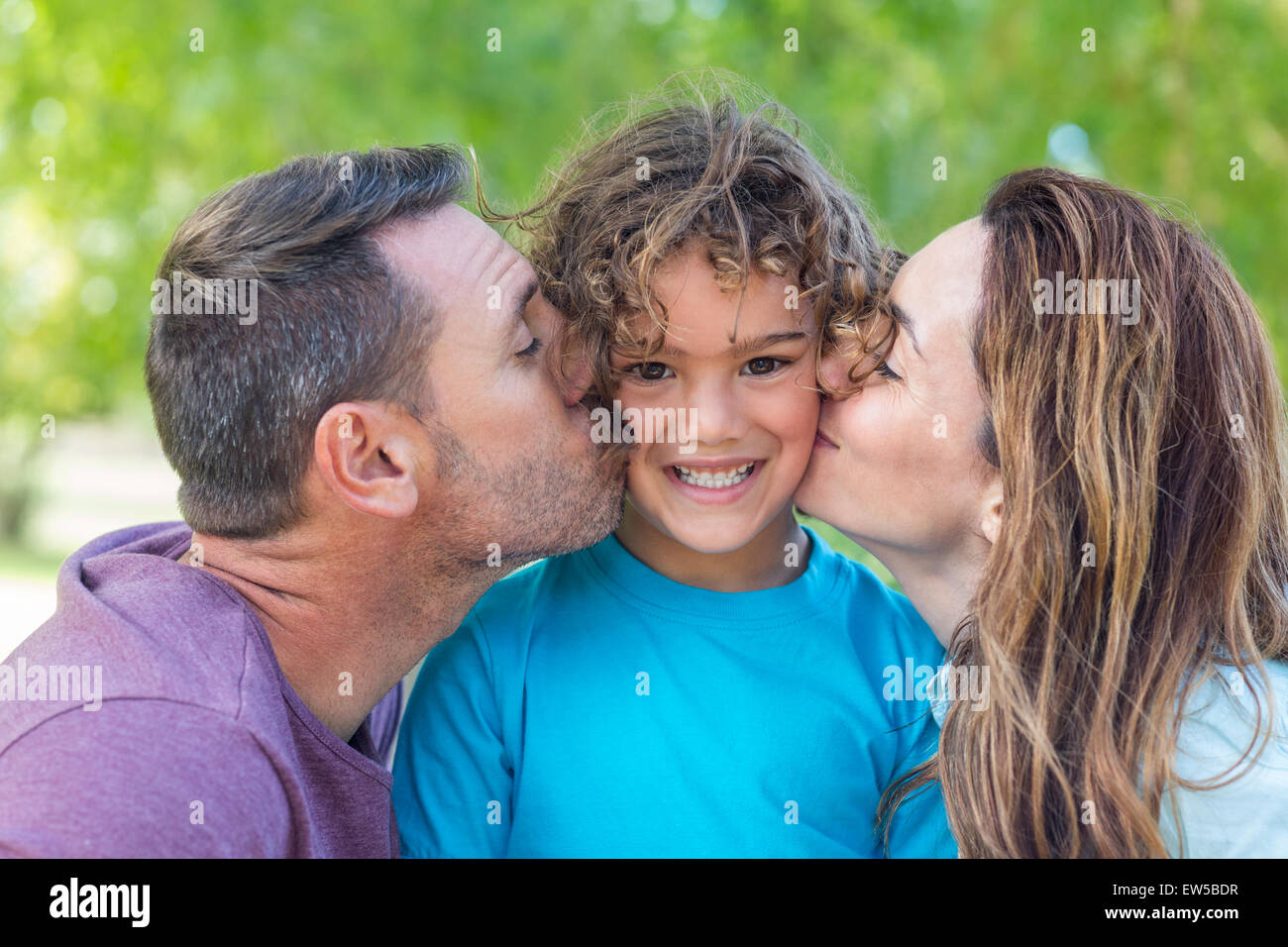 Kissing camera hi-res stock photography and images - Alamy