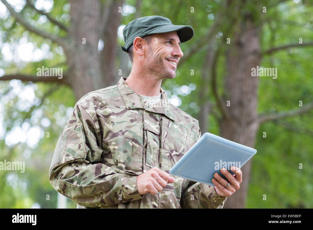 Army soldier tablet hi-res stock photography and images - Alamy
