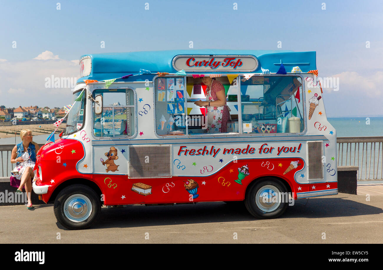 An ice cream van on the pier at Herne Bay Stock Photo - Alamy