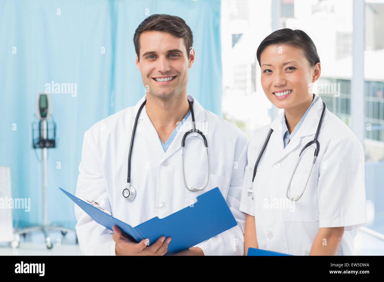 Chinese male female office hi-res stock photography and images - Alamy