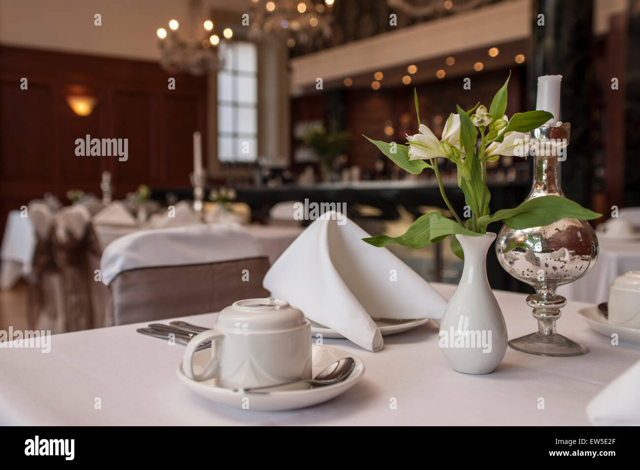 table setting in an upmarket hotel restaurant Stock Photo - Alamy