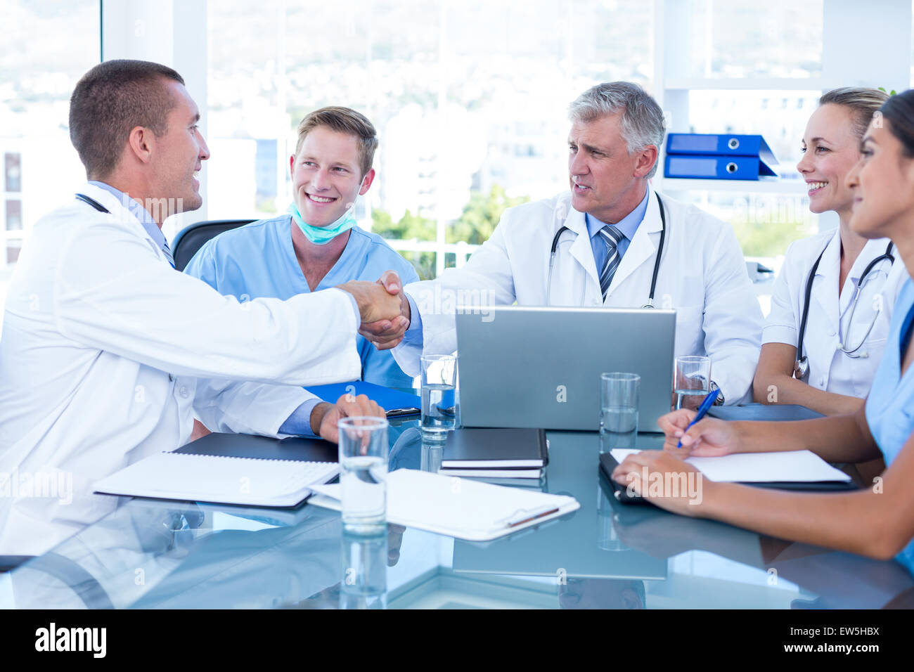 Meeting office doctors handshake hi-res stock photography and images ...