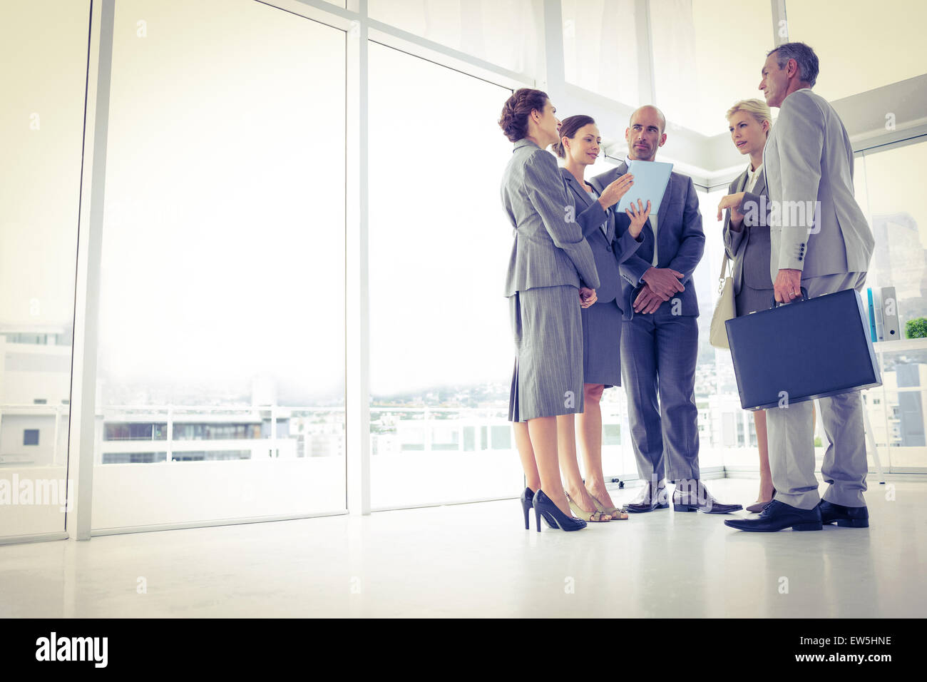 Team speaking hi-res stock photography and images - Alamy