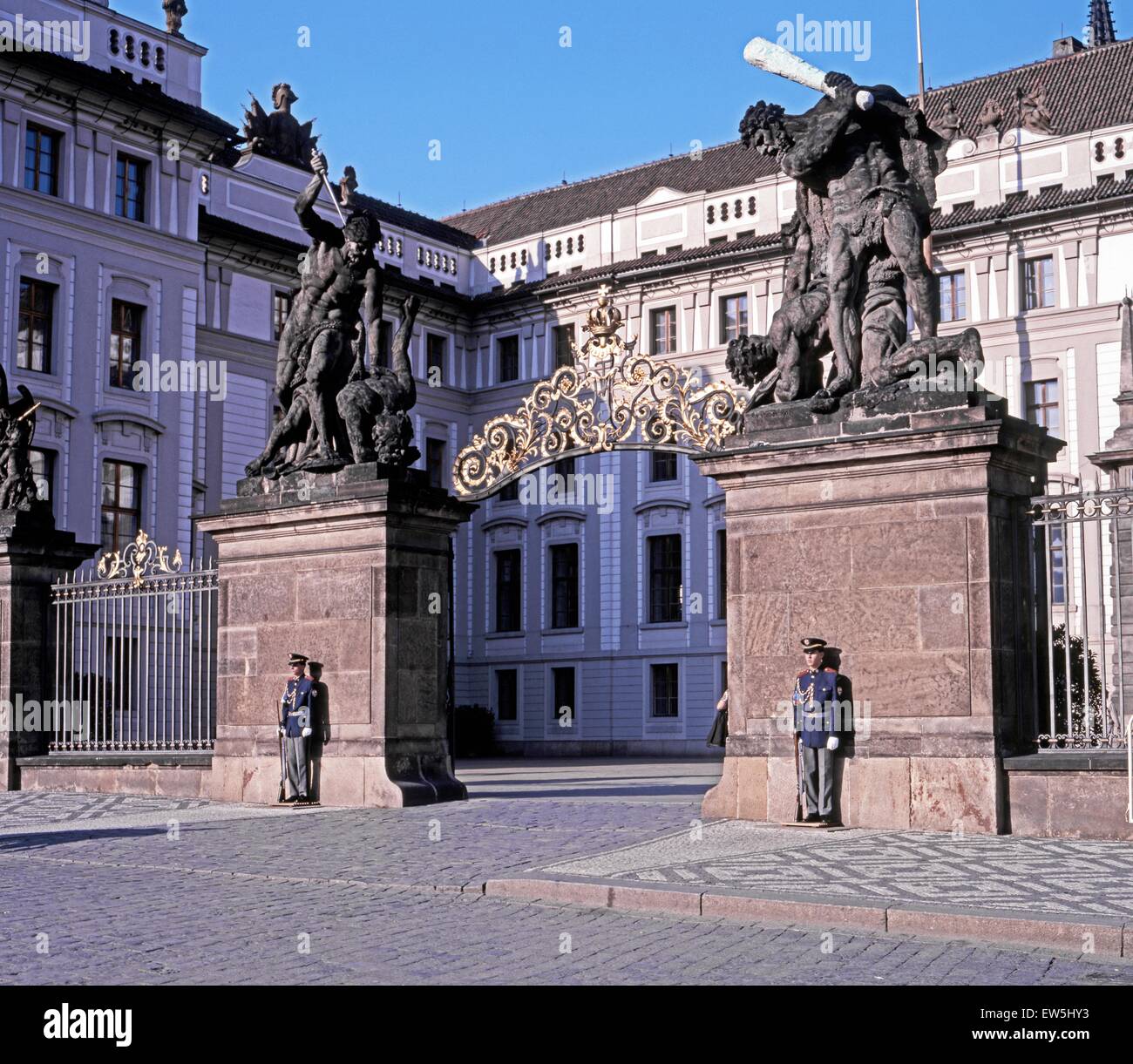 Prague castle gate guards hi-res stock photography and images - Alamy
