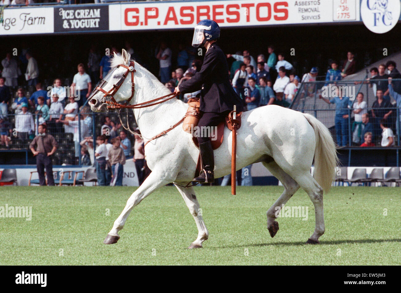 Chelsea Fc 1980s High Resolution Stock Photography and Images - Alamy