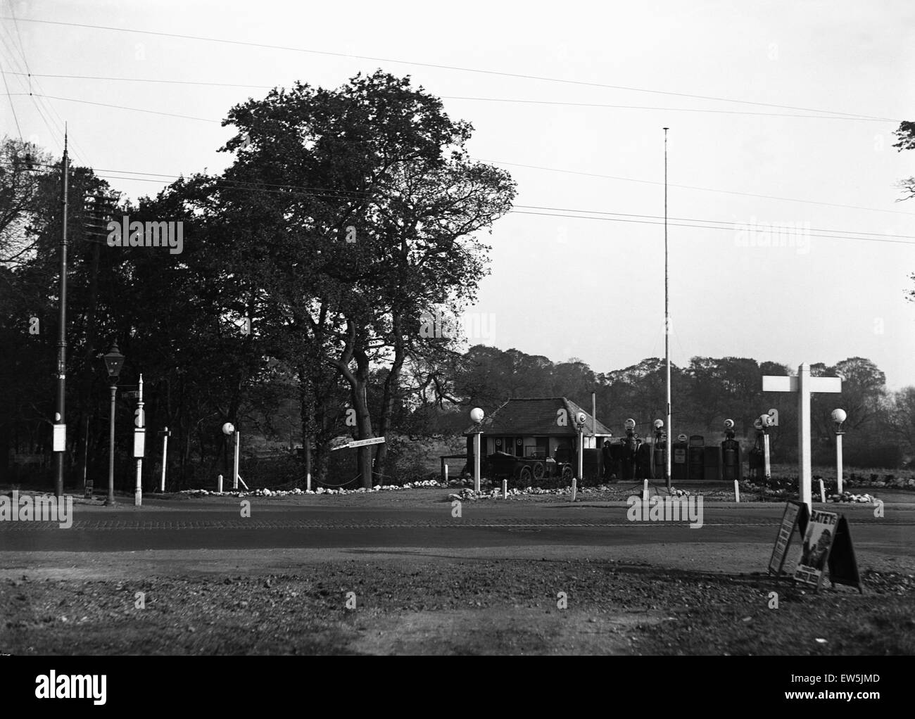 Garage 1930s hi-res stock photography and images - Alamy