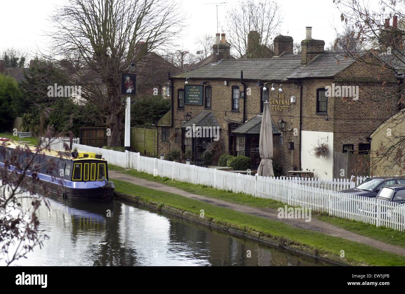 The General Eliott pub, St. Johns Road, Uxbridge. 19th February 2002 ...