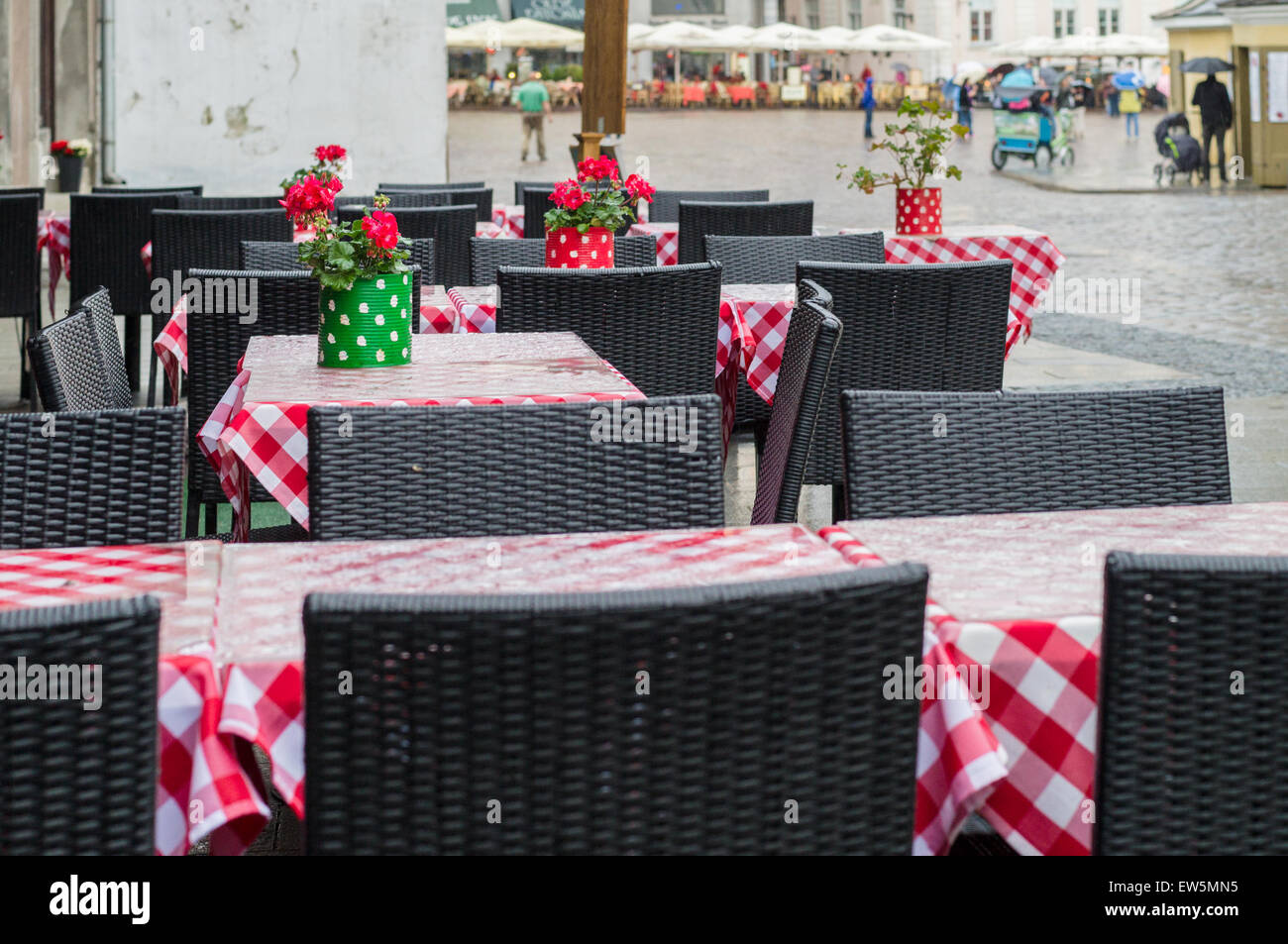 Empty family dinner table hi-res stock photography and images - Alamy