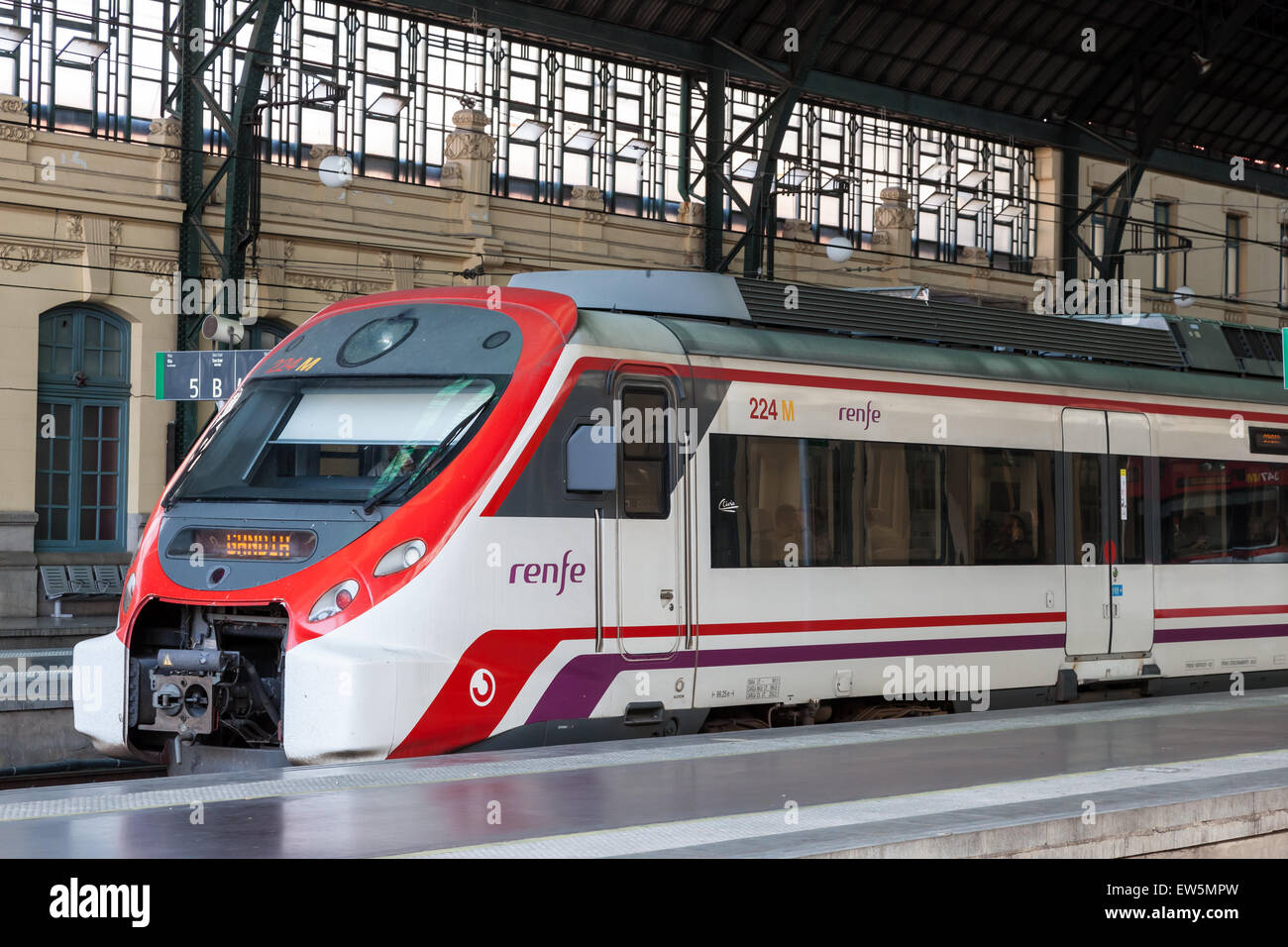 Train station of valencia hi-res stock photography and images - Alamy