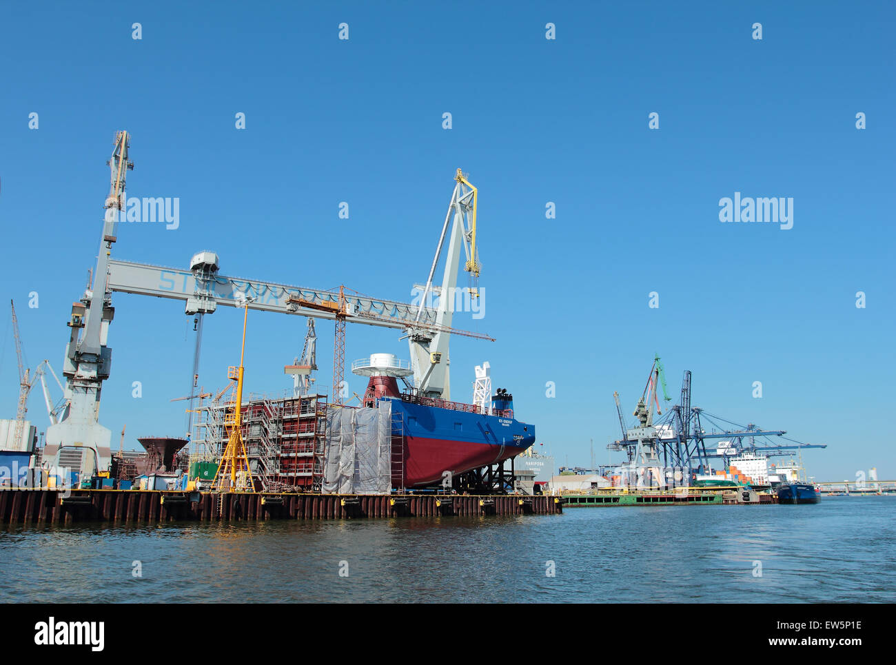 1000 ton crane hi-res stock photography and images - Alamy