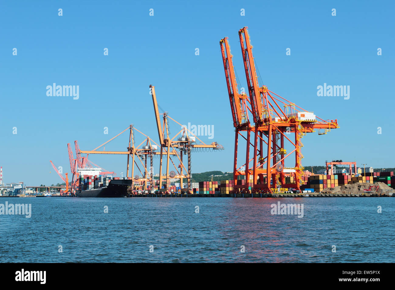 Newly built container terminal in Gdynia, Gdynia Container Terminal ...