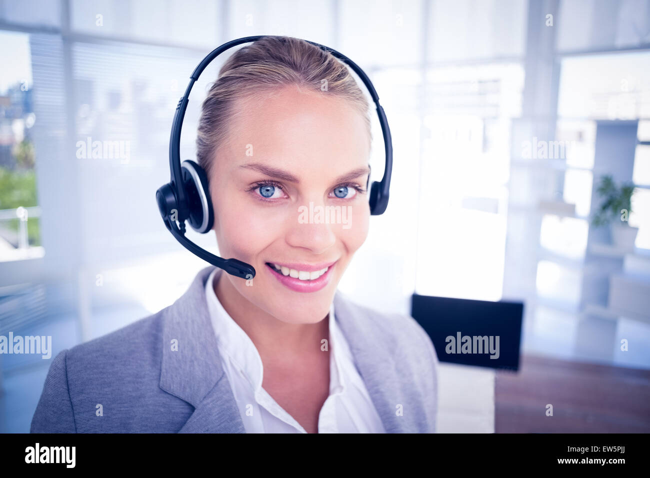 Taking calls hi-res stock photography and images - Alamy