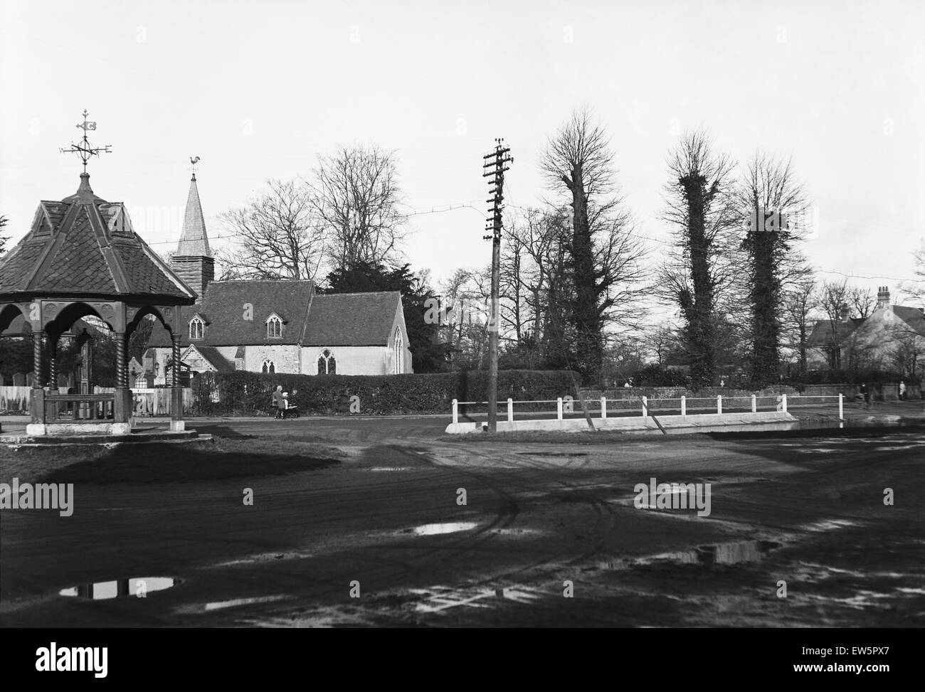St giles church ickenham Black and White Stock Photos & Images - Alamy