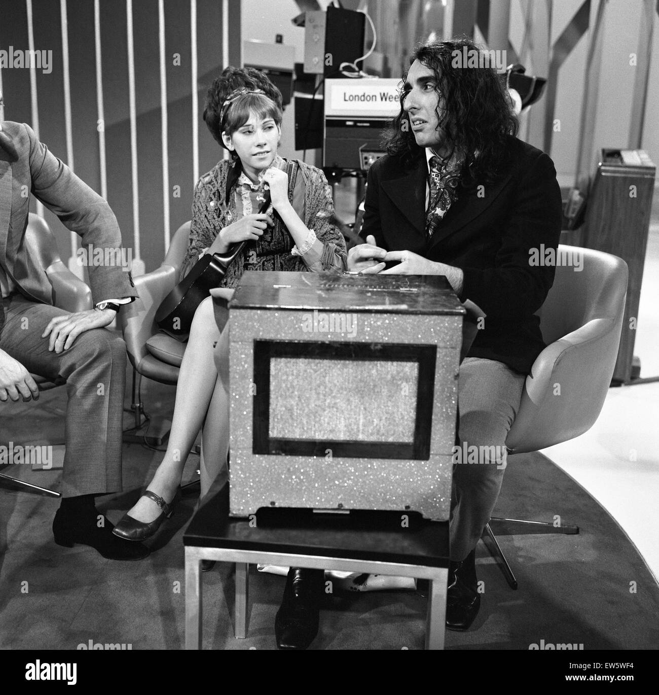 Tiny tim musician hi-res stock photography and images - Alamy