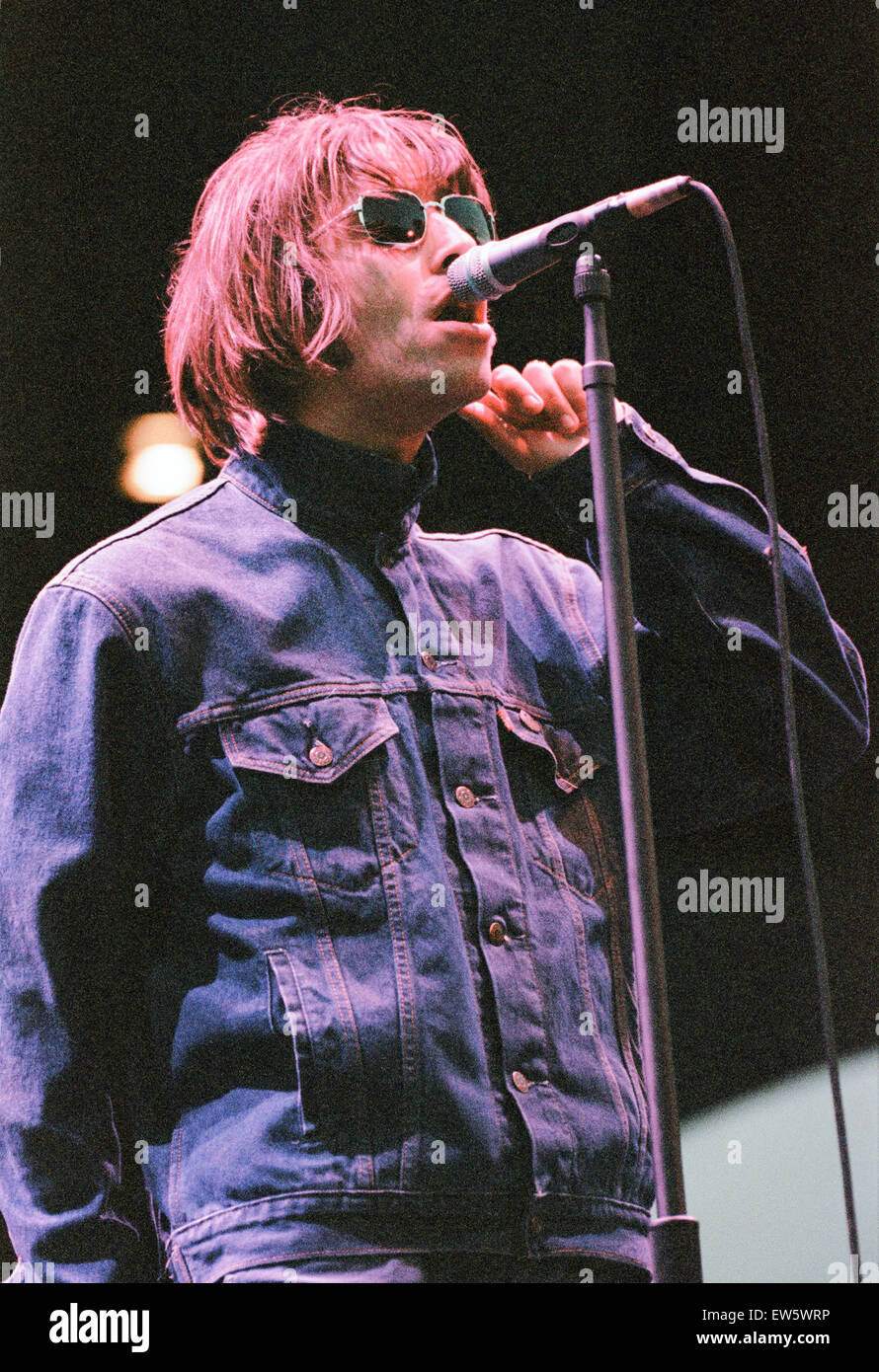 Liam gallagher 1996 hi-res stock photography and images - Alamy