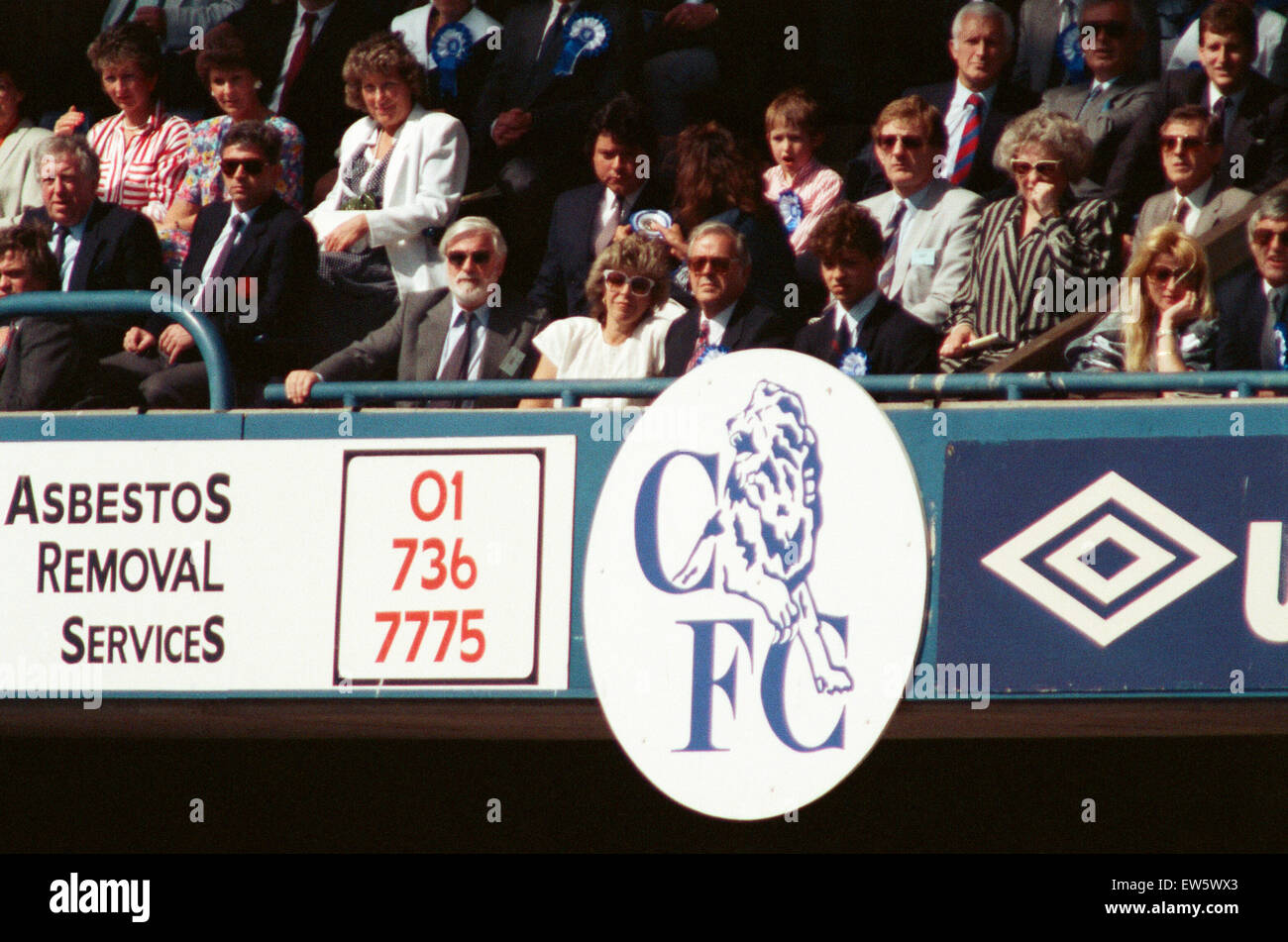 Chelsea fc 1980s hi-res stock photography and images - Alamy