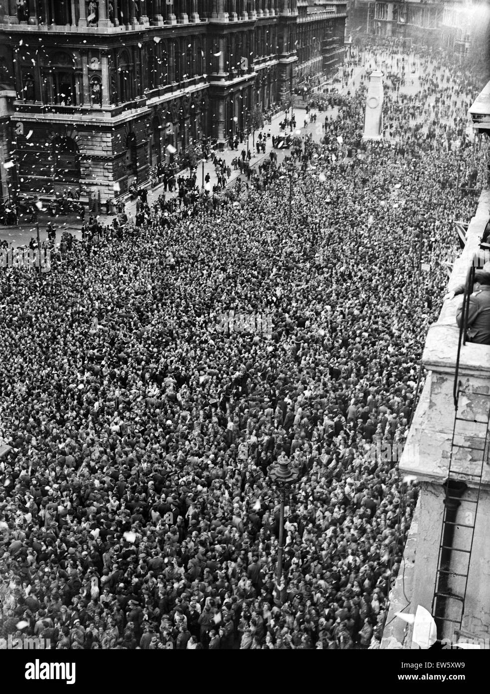 England Wwii End Celebration
