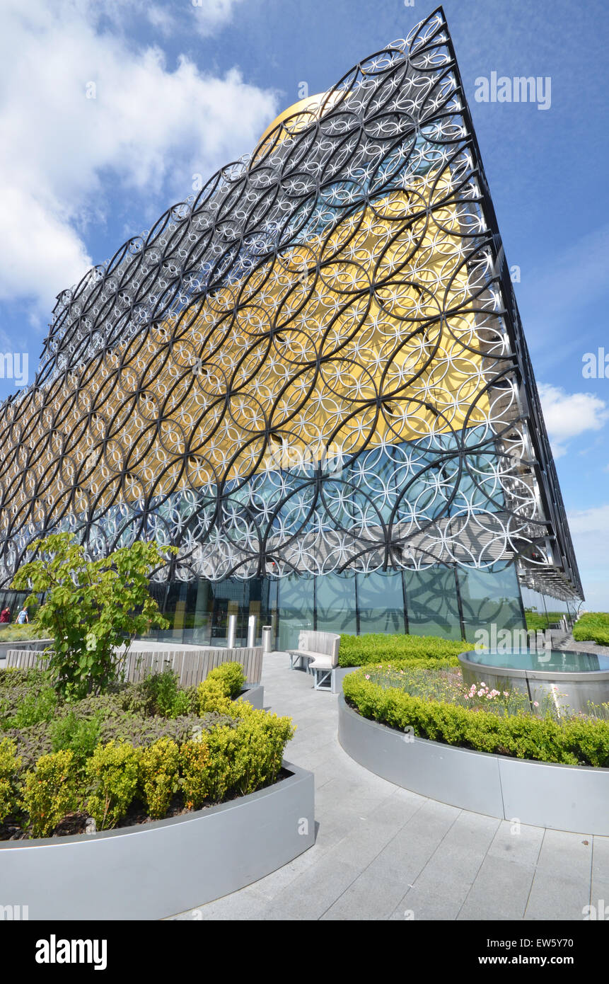 View of the new library in Birmingham, UK - the library attracts ...