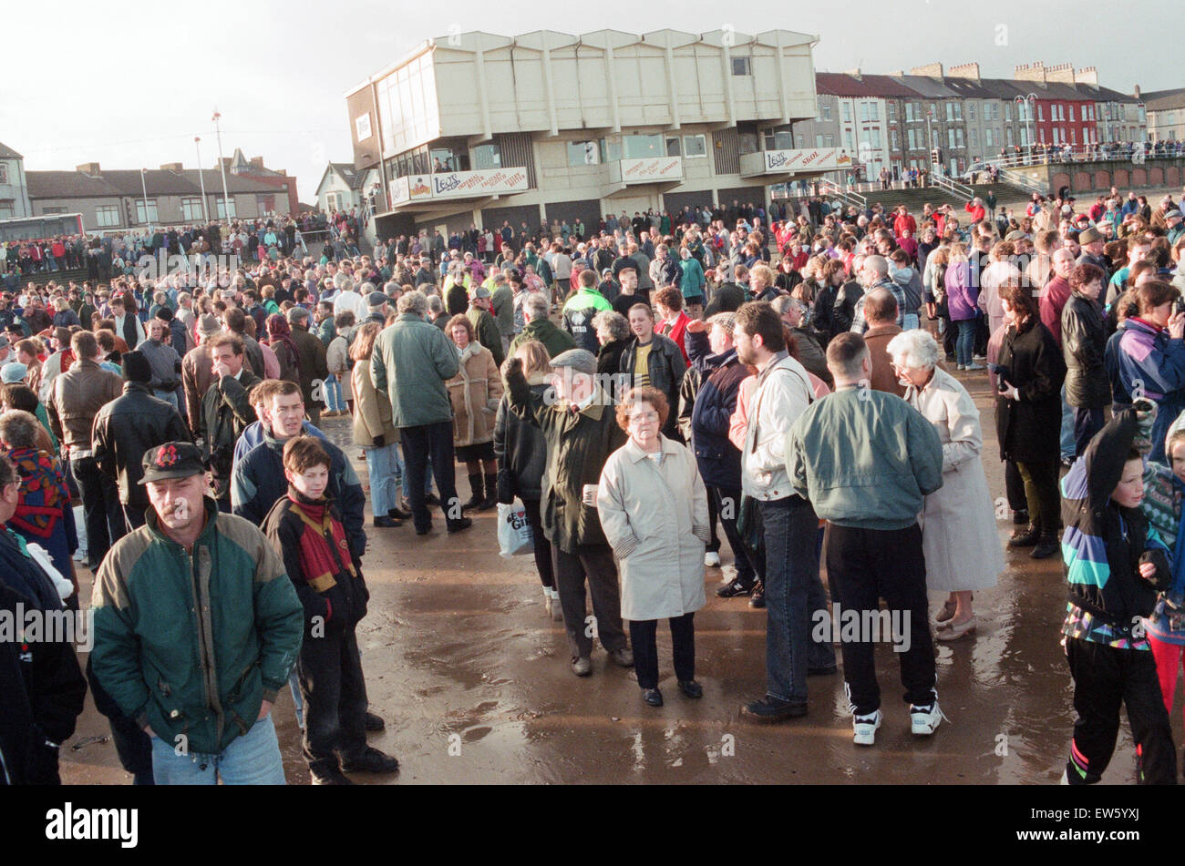 Boxing Day Dip in Redcar, 26th December 1994 Stock Photo - Alamy