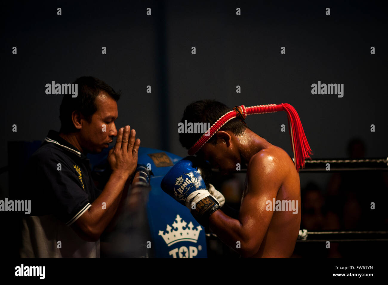 Muay Thai fight in Thailand boxing stadium Stock Photo - Alamy