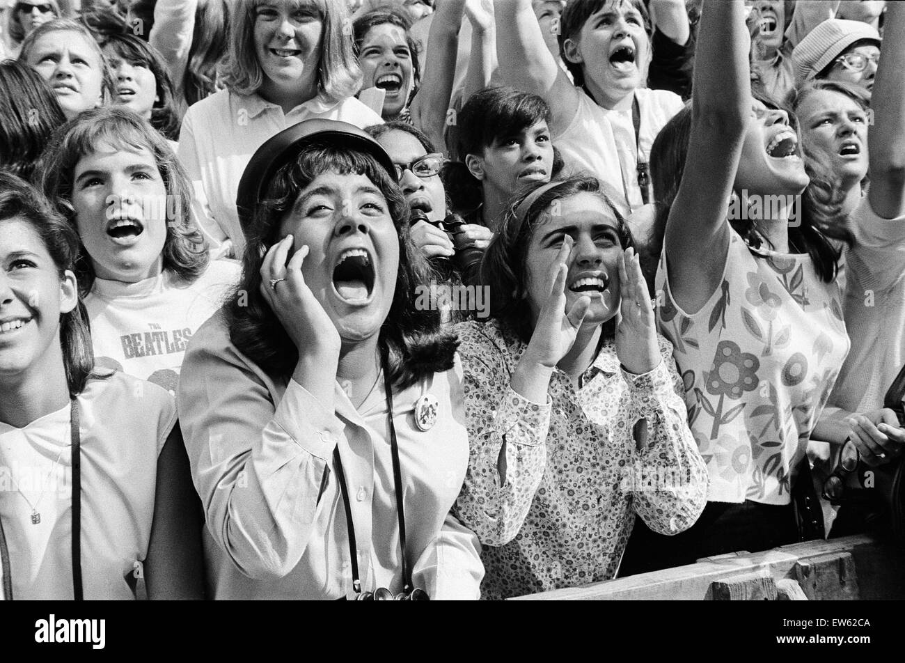 American beatle fans 1964 concert hi-res stock photography and images ...