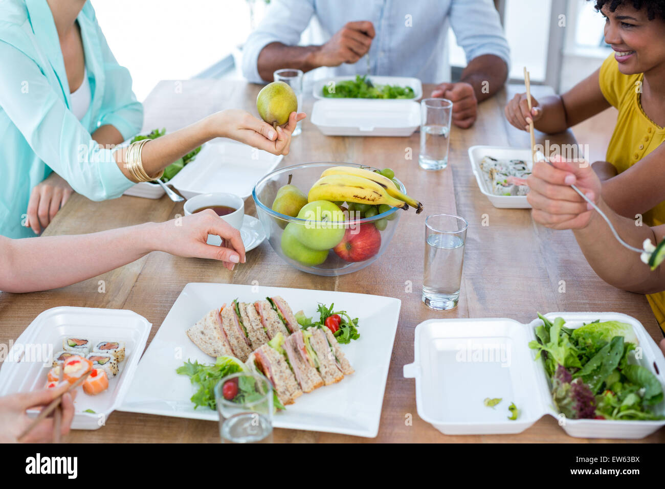 Business people having lunch Stock Photo - Alamy
