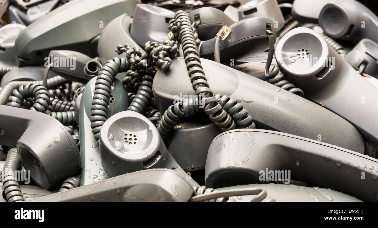 Throw away phone hi-res stock photography and images - Alamy