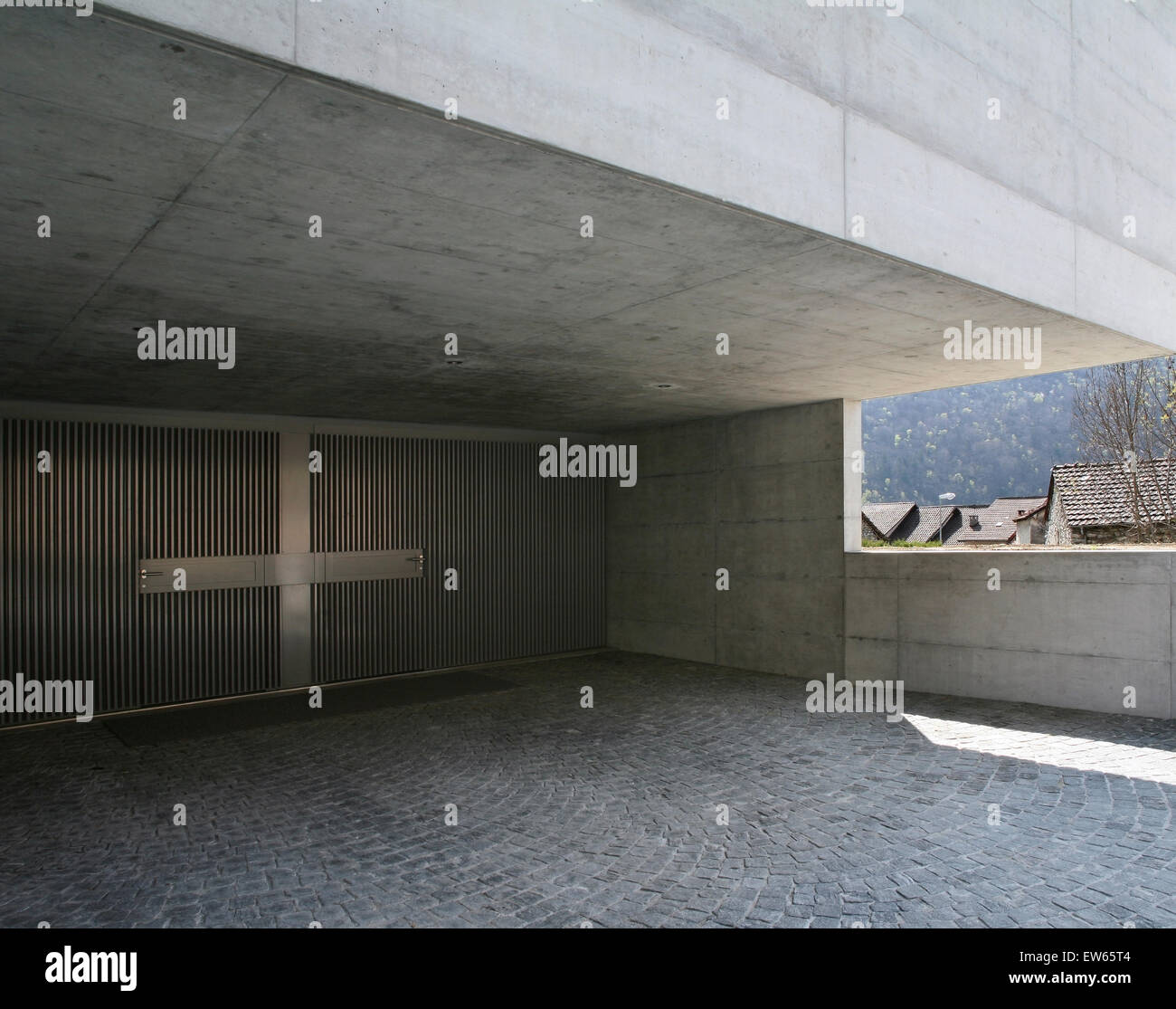 villa design in concrete, garage Stock Photo - Alamy